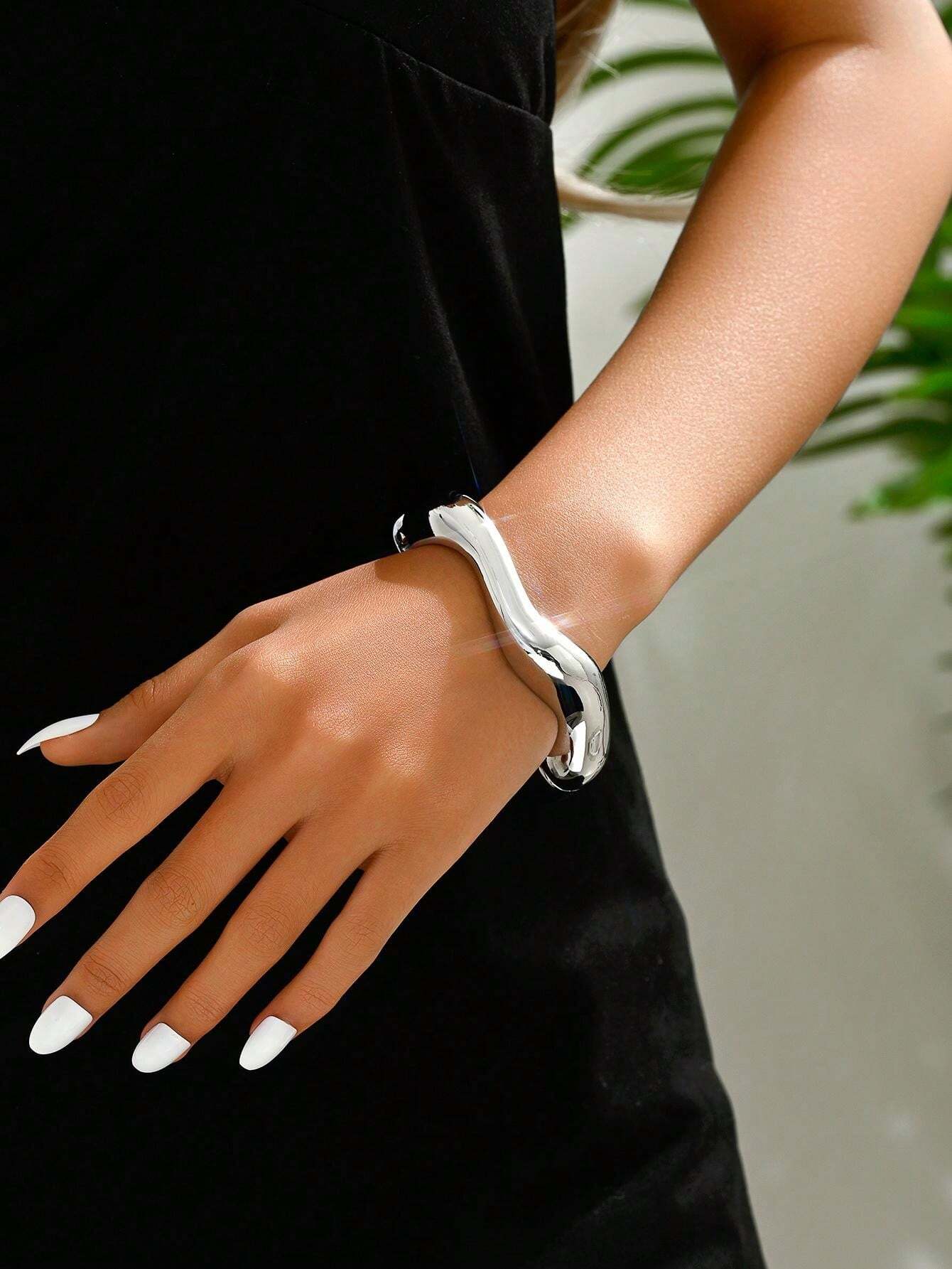 1pc Silver Fashionable Wavy Design Metallic Open Bangle For Ladies, Chic & Elegant & Retro ...