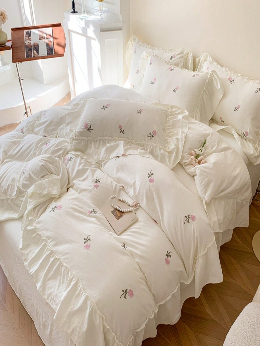 Elegant Rose Embroidery Bedding Set With Ruffled Edges, Includes Duvet ...