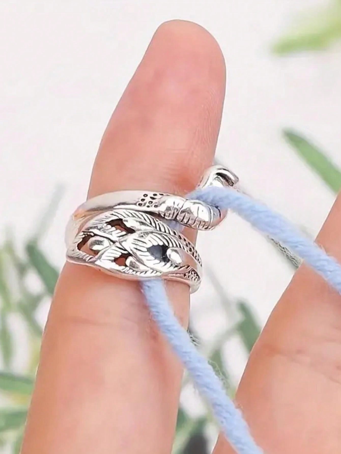 1pc Adjustable Knitting Loop Crochet Ring, Open Finger Ring Yarn Guide ...