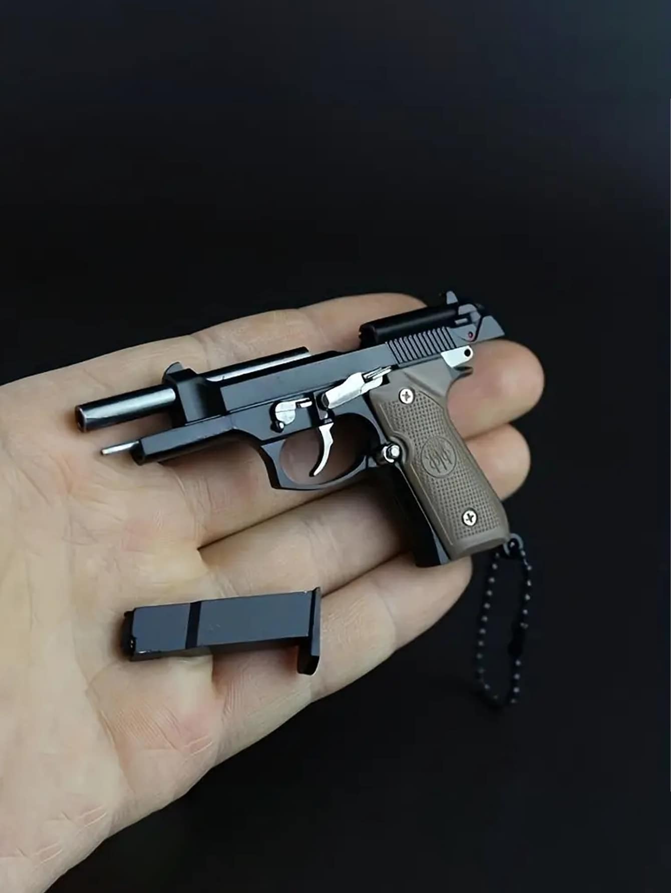 Toy Gun Shaped Keychain With Metal & Detachable Design, Gun Shaped ...