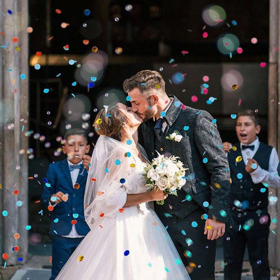 A Confetti Gun Party Air Gunner Screw Hand-Held Firecracker Wedding ...