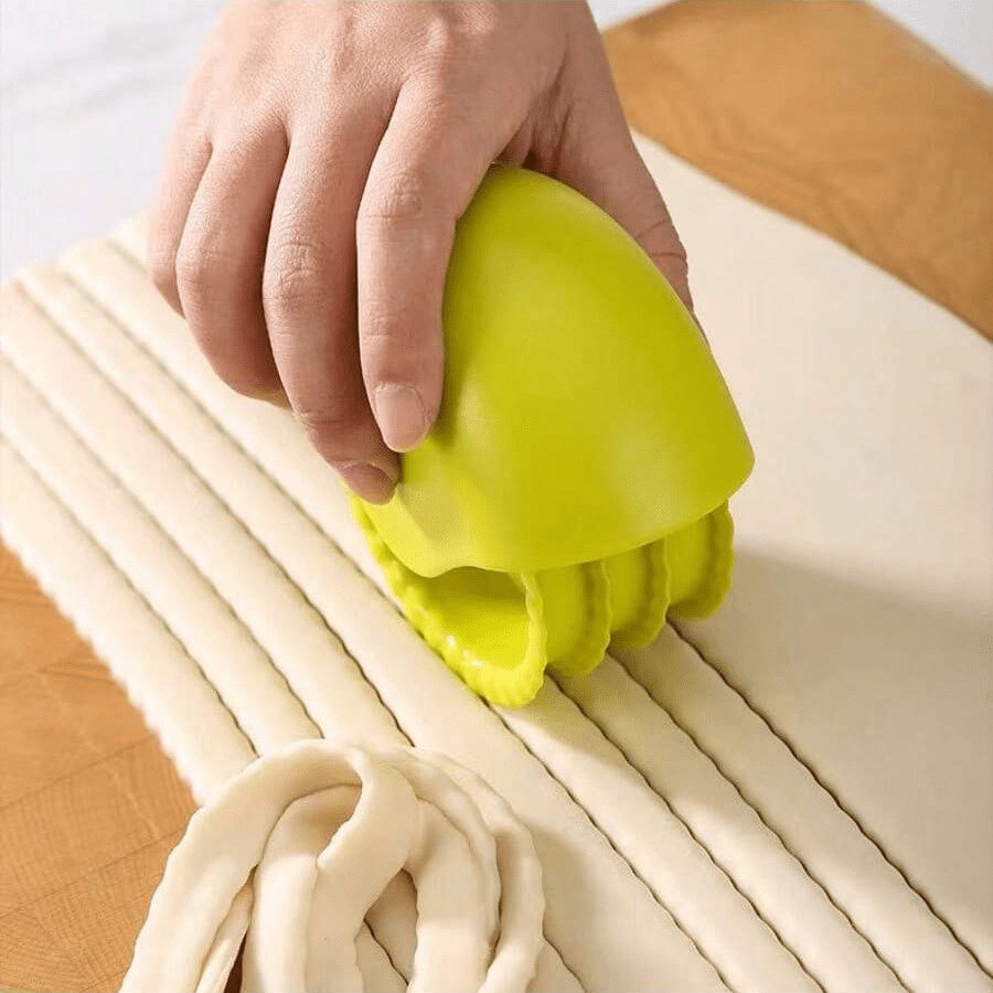 1pc New Arrival Kitchen Pastry Cutter, Round Shape Dough Roller With ...