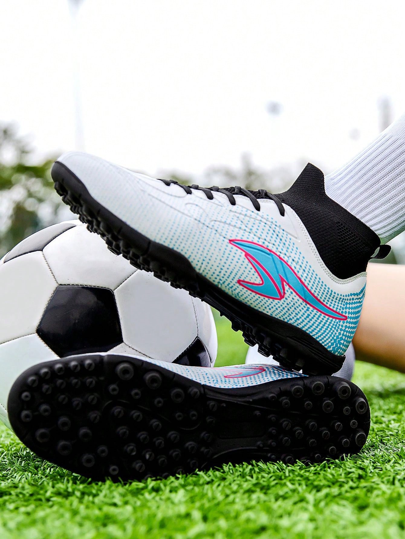 Professional Men's High Top Anti-Slip Football Shoes With Breathable ...
