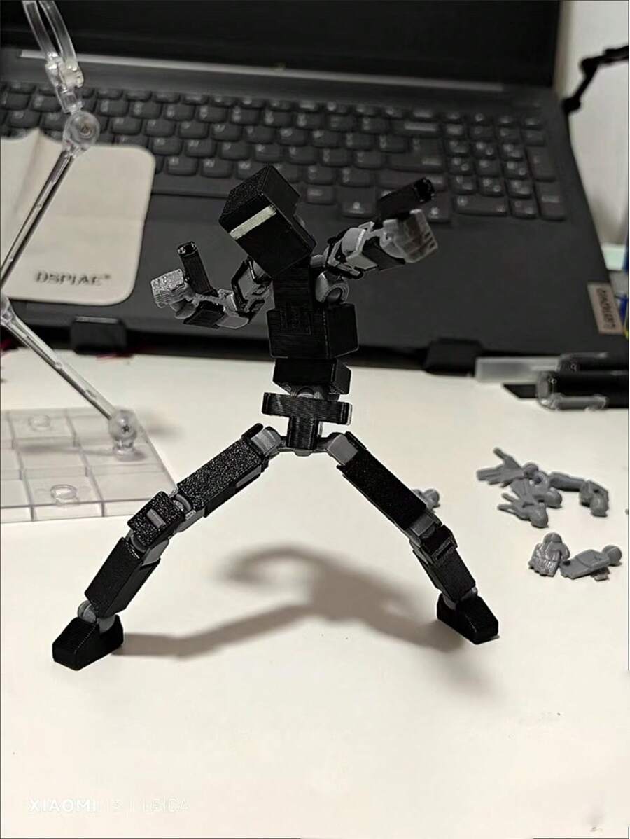 1 Set Of Fully-Movable Robot Doll Toy With 1 Doll+5 Sets Of Hand ...