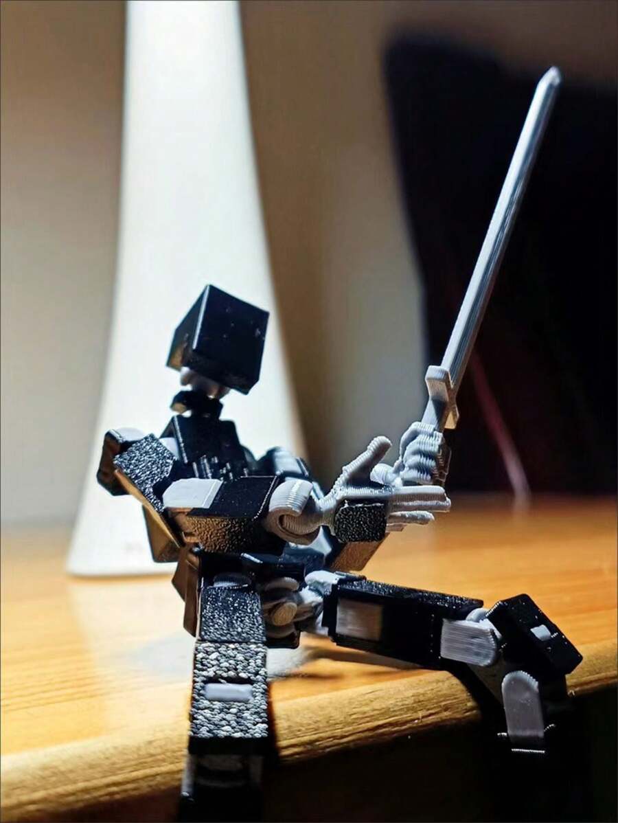 1 Set Of Fully-Movable Robot Doll Toy With 1 Doll+5 Sets Of Hand ...