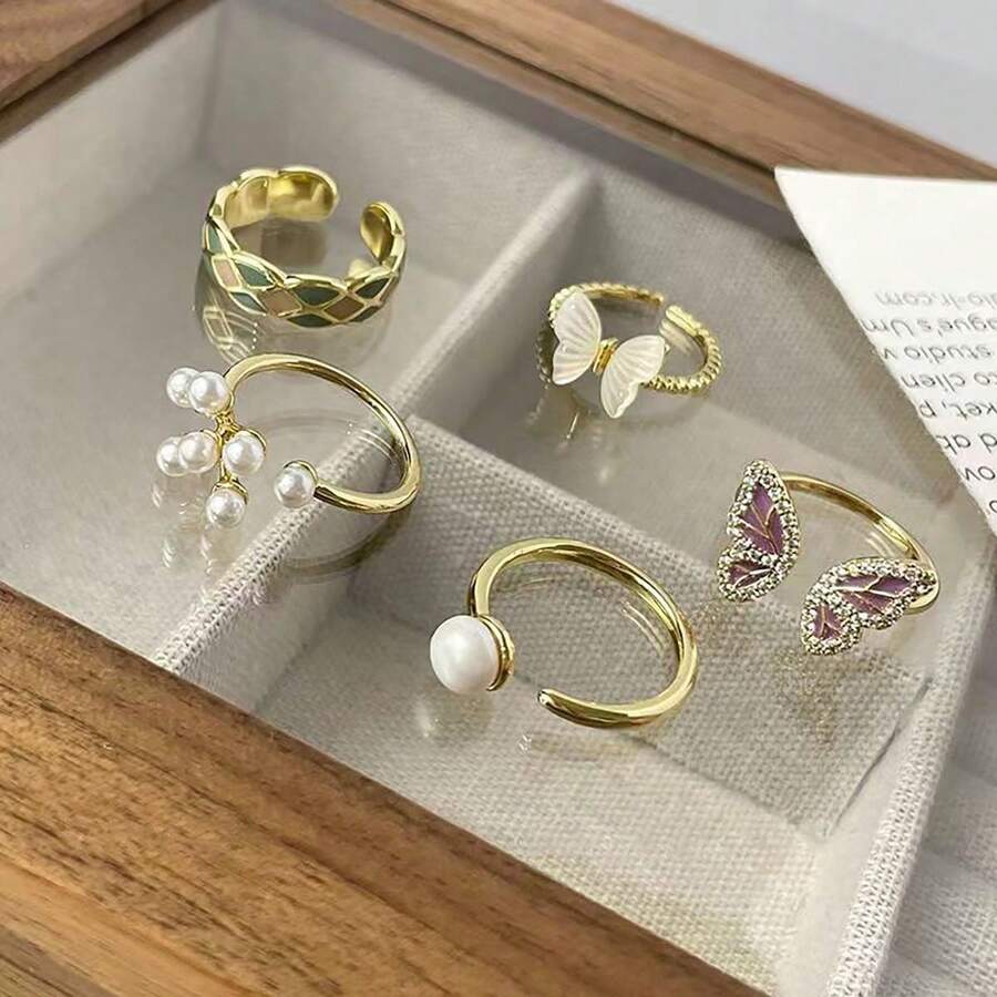 A Set Of Enamel Rings Suitable For Women To Wear At Music Festivals ...