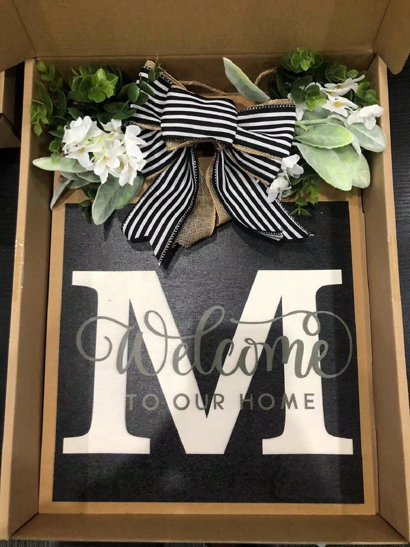 Corona De Puerta Frontal De Todo El Año Con El Apellido De La Familia ...