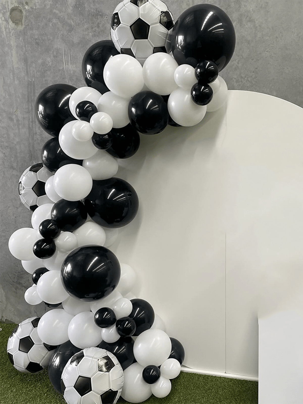 86-Piece Sports Football Themed Latex Connected Balloon Arch Kit, Black ...