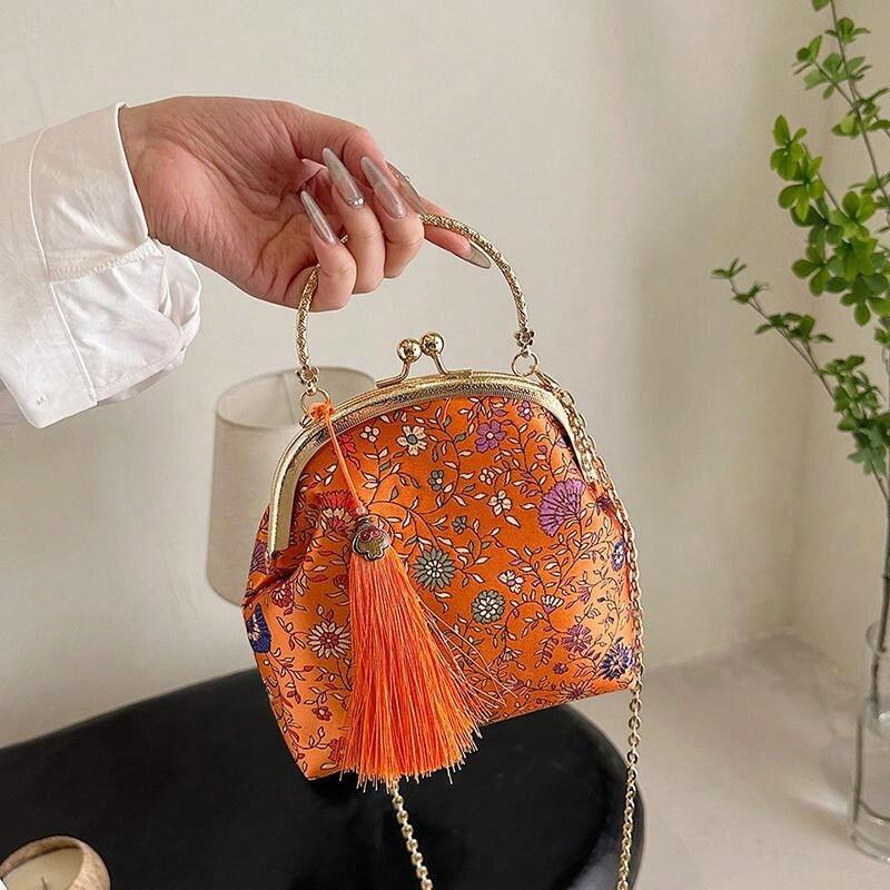 Bolso retro para mujer tipo concha con hebilla de clip de borla bordada, nuevo bolso de seda ...