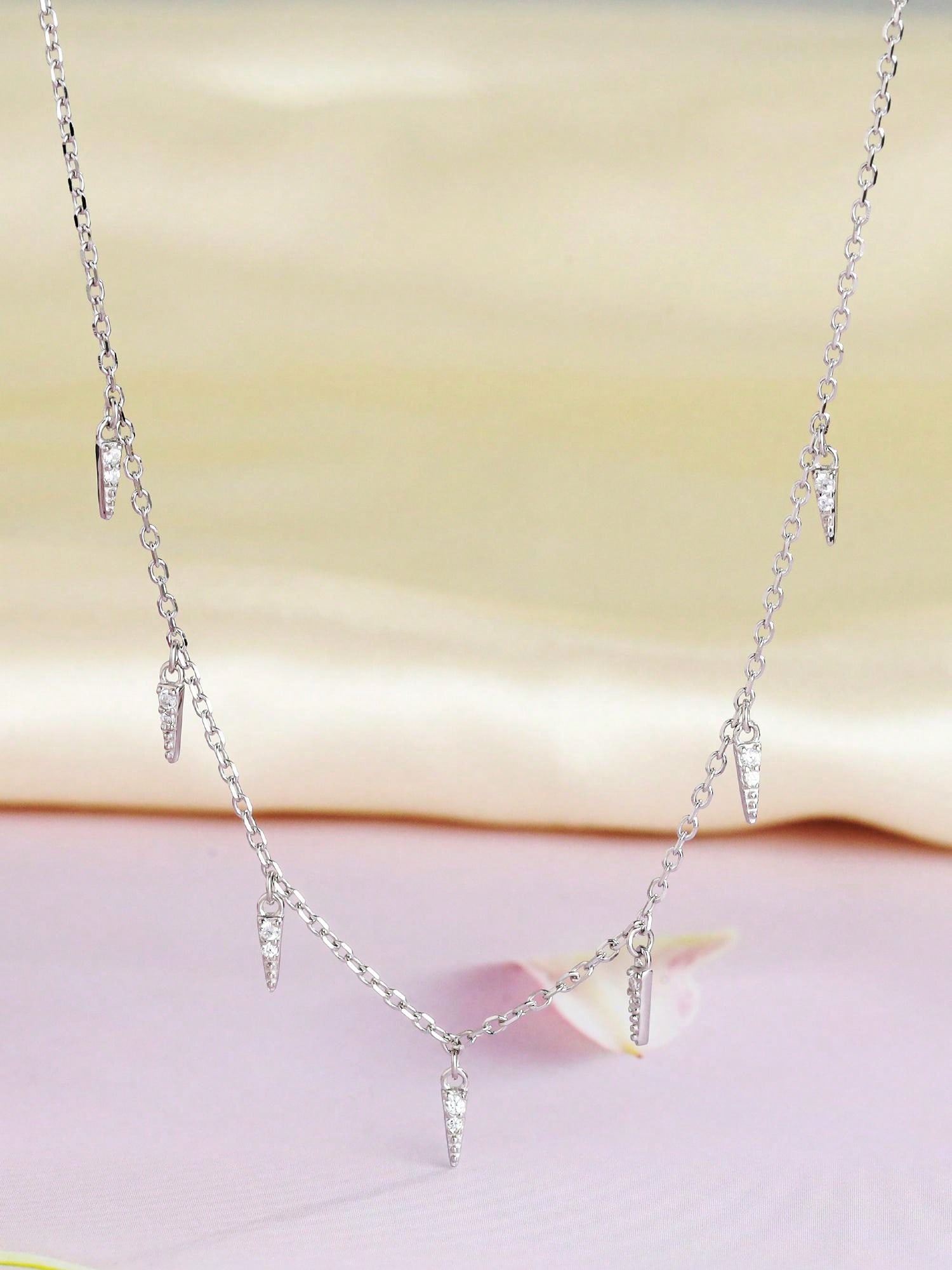 Un Bijou De Collier Pendentif En Argent Sterling S925 Léger, Luxueux Et ...