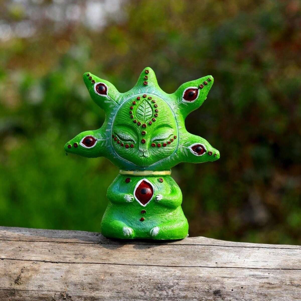 1pc Decorative Resin Sculpture Of Fantasy Three-Eyed Creature For ...