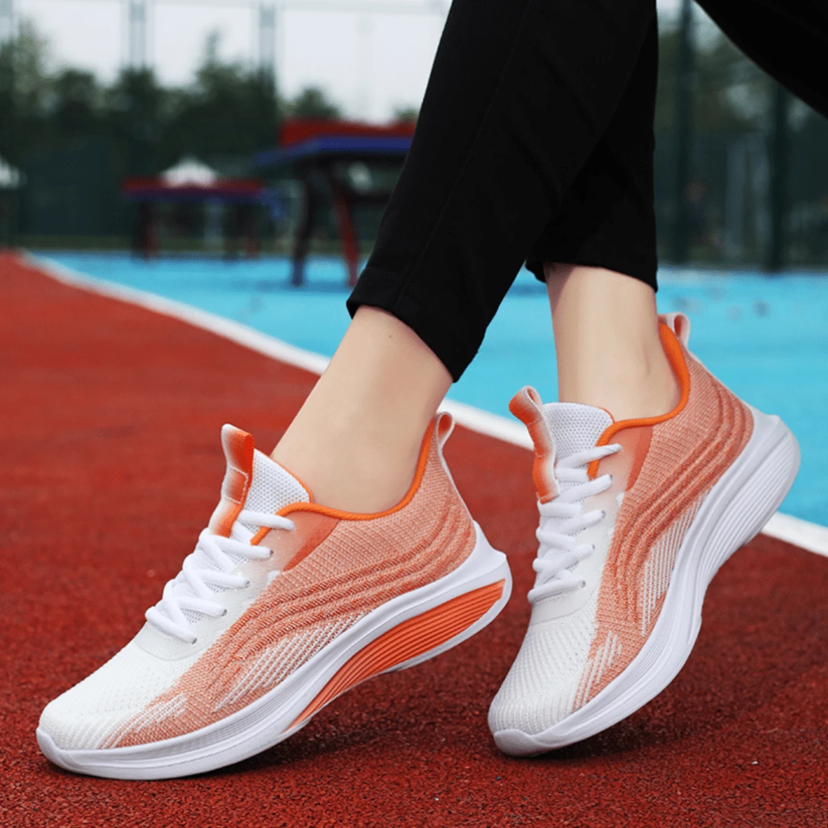 Sehr Stilvolle Und Atmungsaktive Sportschuhe Mit Leichter Und ...