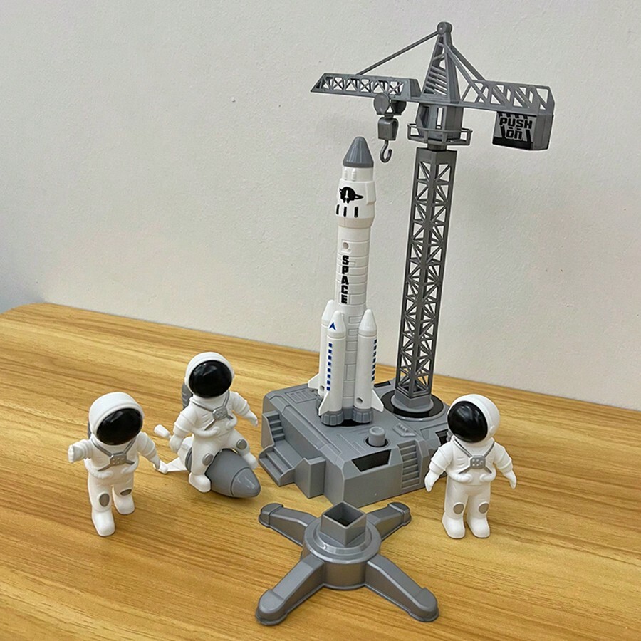 Astronaut Spaceship Model Toy, Spacecraft Launching Pad Space Station ...