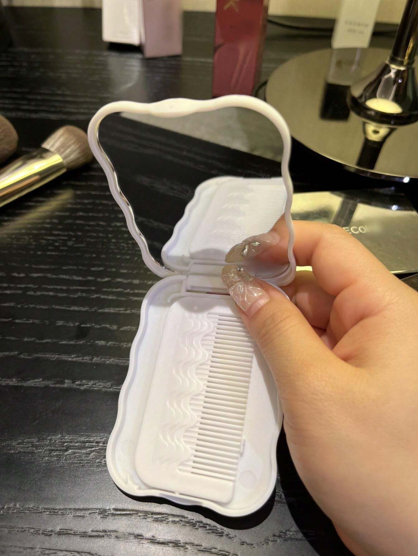 Creative Mirror Comb 2 In 1 Portable Cosmetic Compact Mirror Flip ...