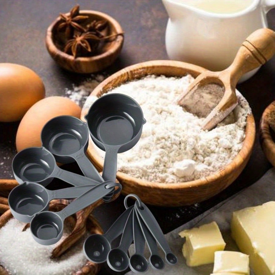 10-Piece Set Of Plastic Measuring Spoons And Measuring Cups, Flour ...