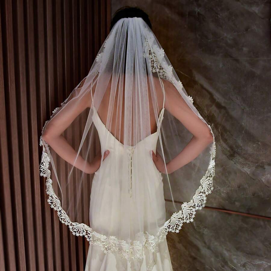 One Piece White Lace Bride Veil, Single Layer With Hair Comb Short ...