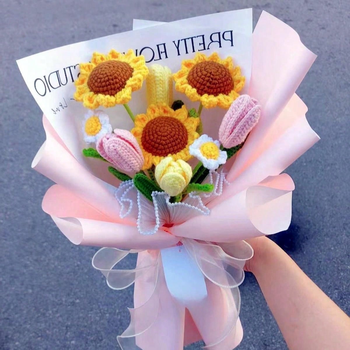 1pc High-End Flower Tulip & Sunflower Bouquet With Exquisite Weaving ...
