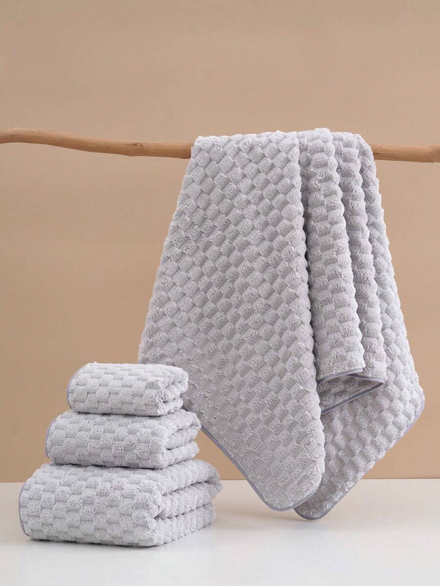 1pc Coral Fleece Solid Color Jacquard Couple Pattern Home Towel Or Bath