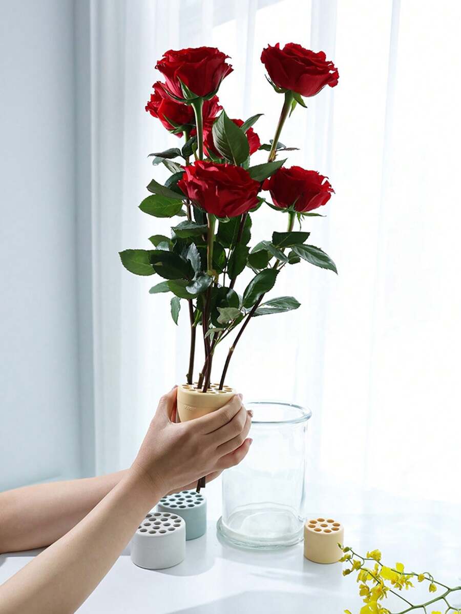 Kaleidoscope Flower Stand. Rotating Flower Arrangement Artifact. Flower ...