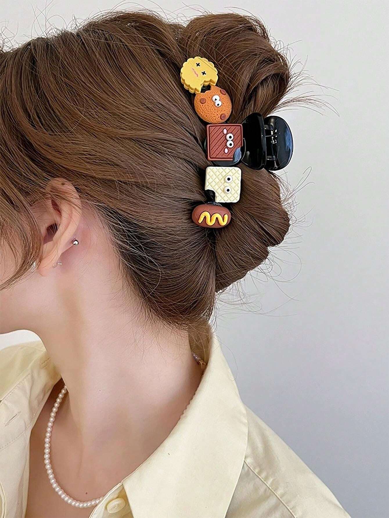 1pc Cute Cartoon Biscuit Hair Claw, High-End Hair Accessory For Snack ...