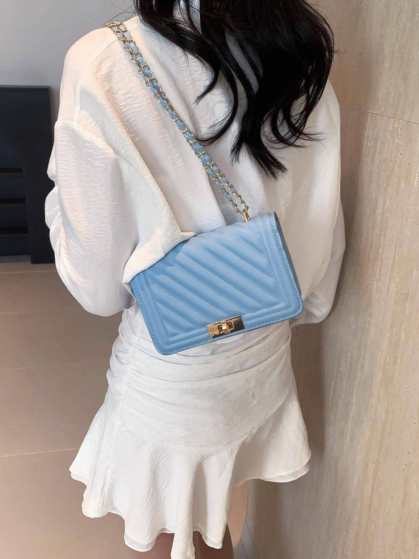 Mini gepersonaliseerde modeketen crossbody tas met klep en naad en vouw ...