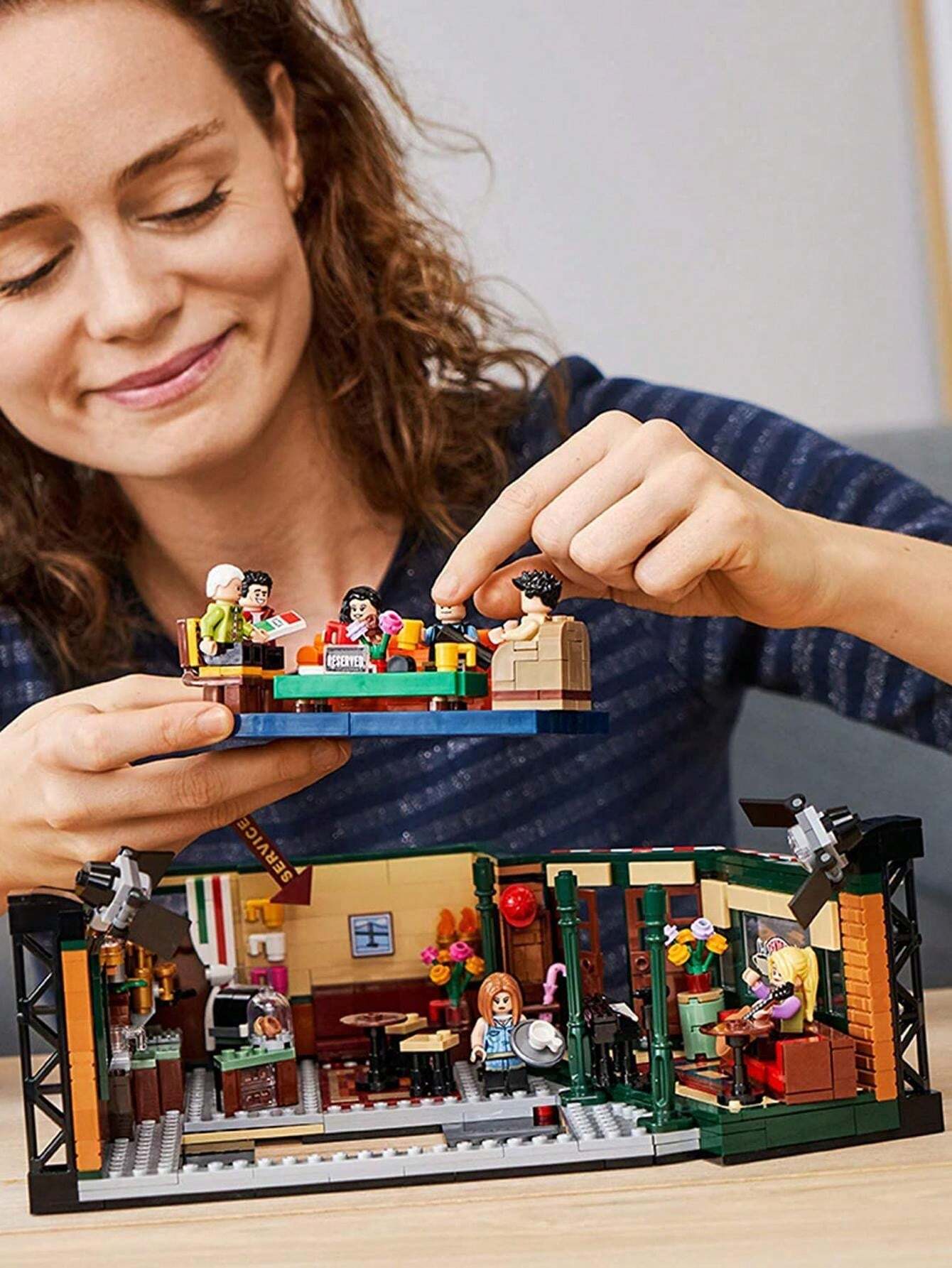 LEGO LEGO 21319 Creative American TV Series Friends Cafe Classic ...