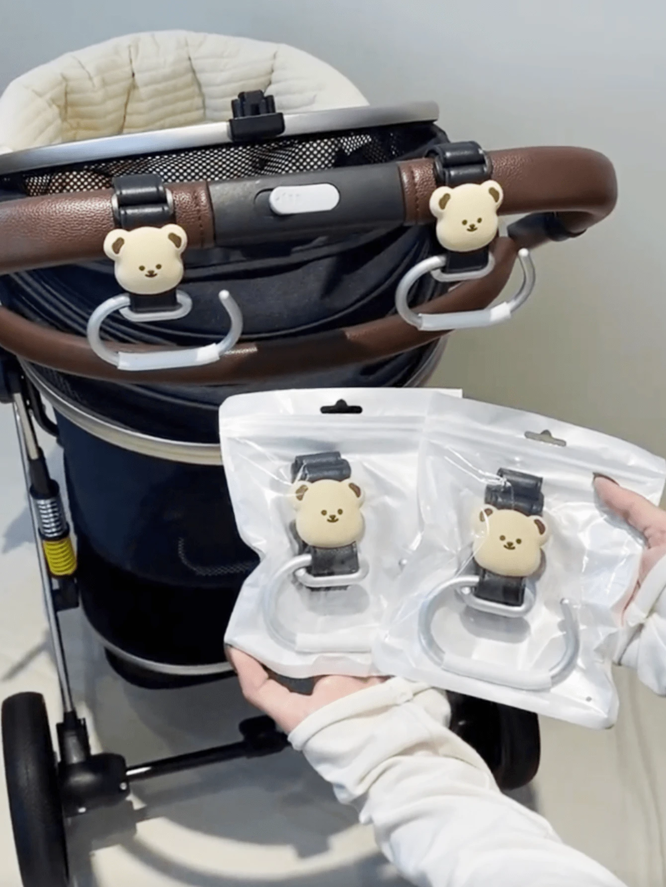 1PC Cute Bear Pet Stroller Hooks, Pet Travel Portable Stroller Sling ...