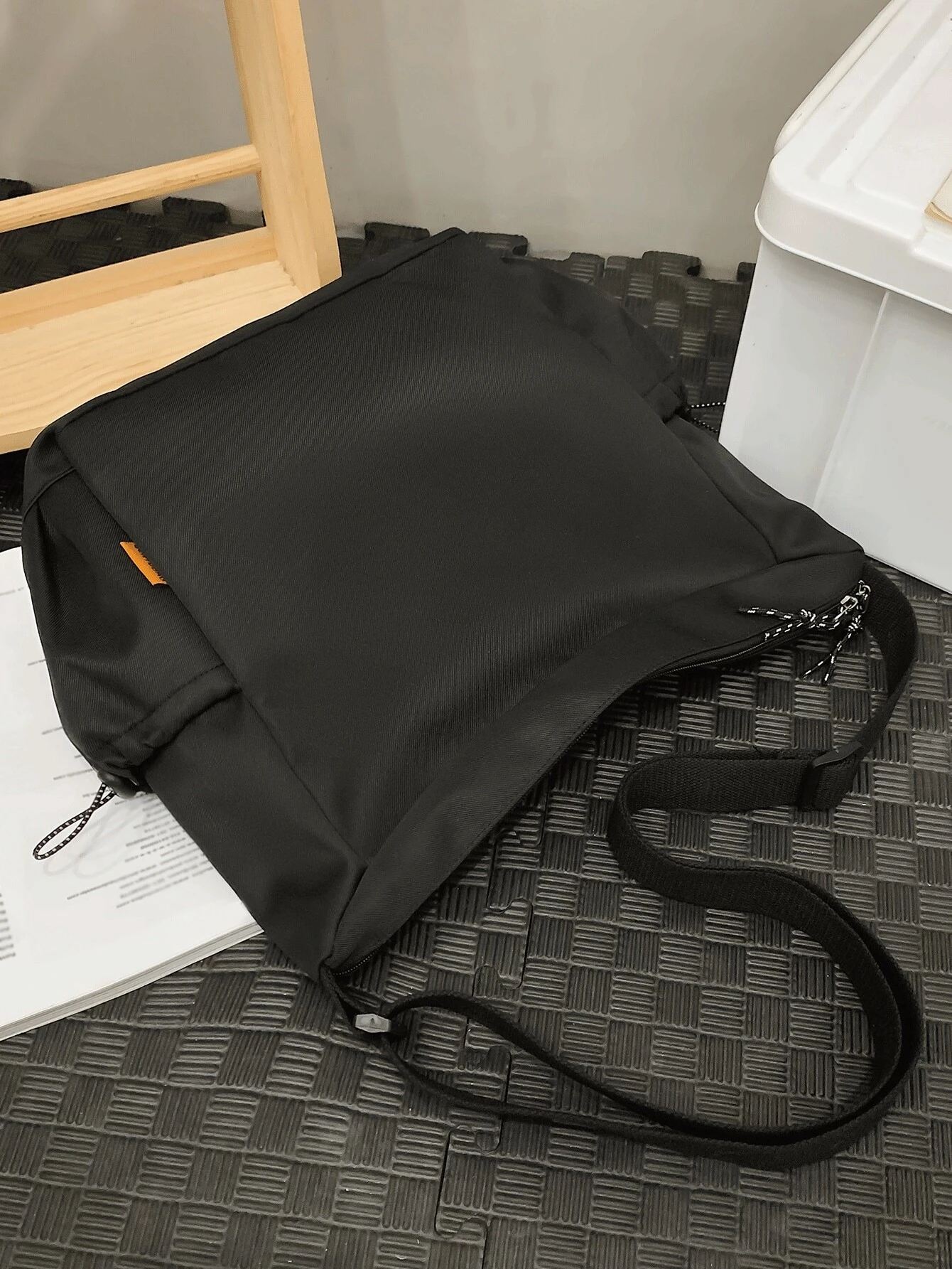 1pc Black Large Capacity Messenger Bag Simple Nylon Waterproof Slant ...