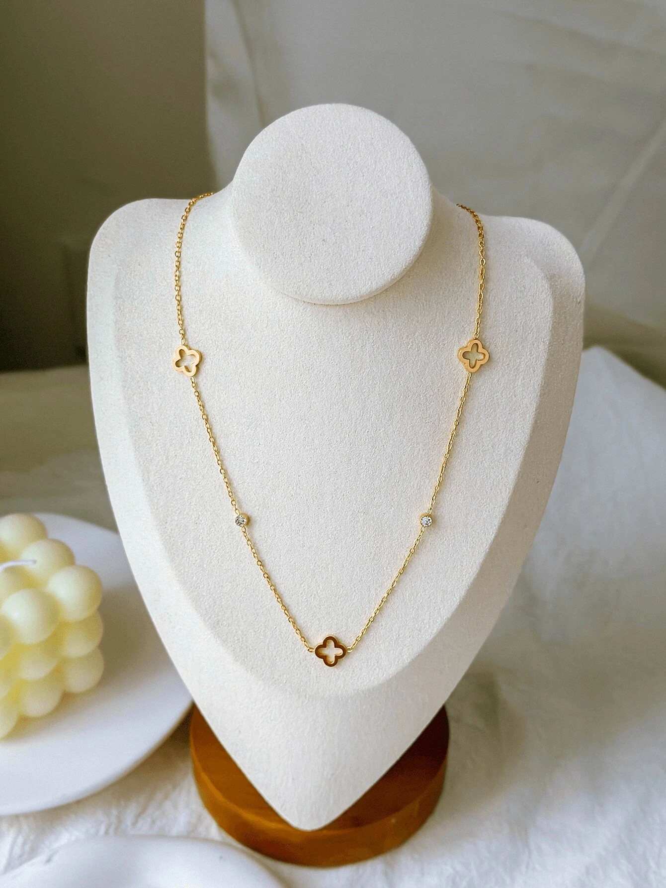 YUZENG Women's Luxury Chain Necklace With Four-Leaf Clover Charm ...