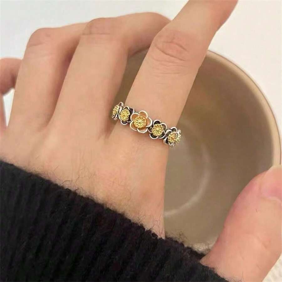 A Vintage Drip Glazed Flower Ring, Three-Dimensional Flower Shape Can Be Applied To The Ring ...