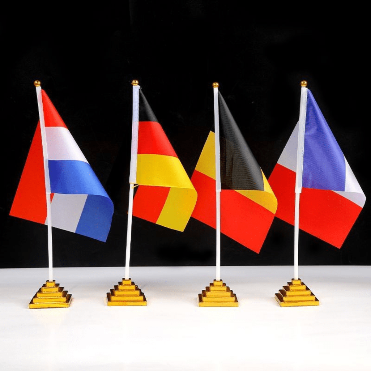 16 Pcs (8 Bases And 8 Flags) 2024 European Cup Small Flags Of Countries ...