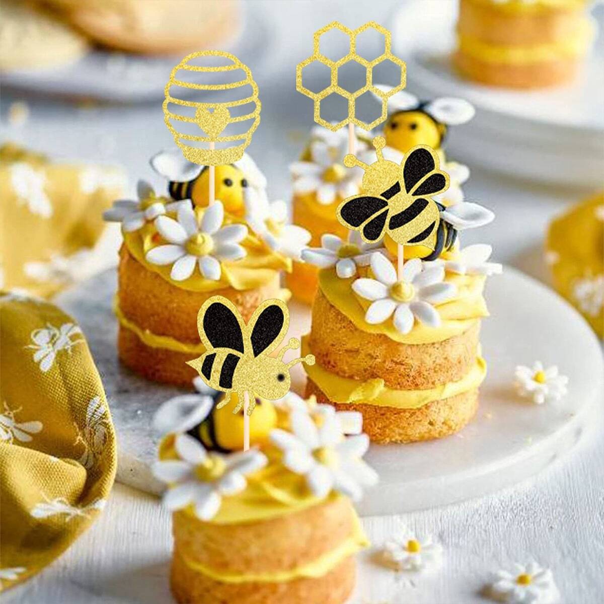 12 Creative Sparkling Bee Nest Cake Plugins For Baby Shower Baby ...
