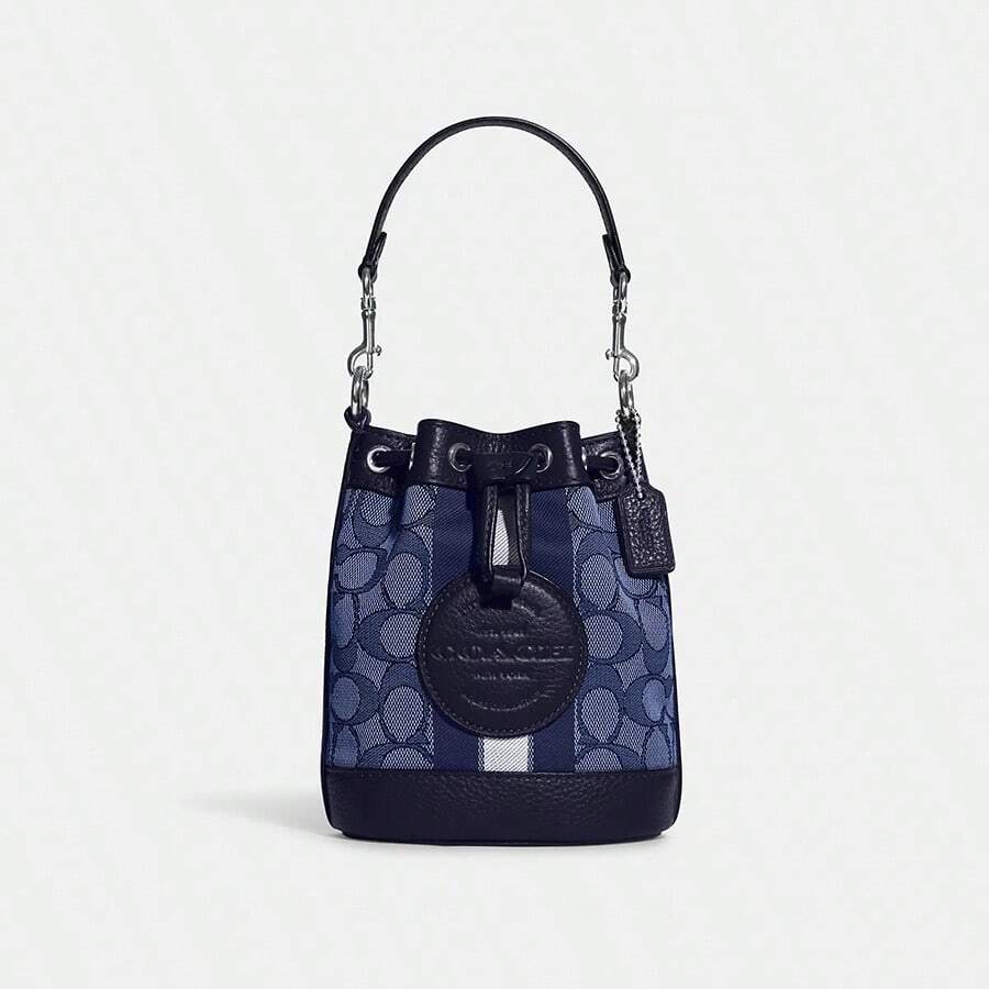 Coach 迷你 Dempsey 标志性提花条纹和贴片水桶包女士手提包斜挎包休闲风格 C8322 SVVGD丨 SHEIN香港