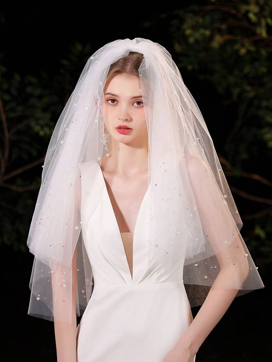 White Elegant Bridal Veil Adorned With Faux Pearls, Suitable For Waist ...