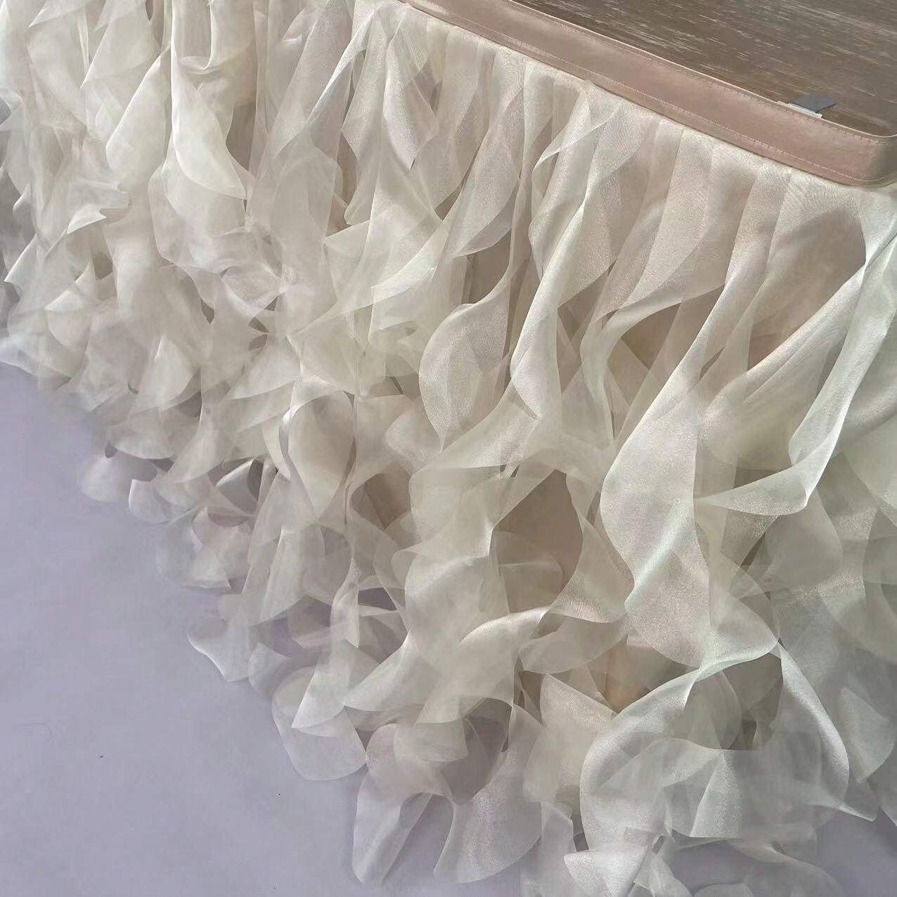 6 Feet Luxury Organza Table Skirt - Cascading And Floating Romance ...