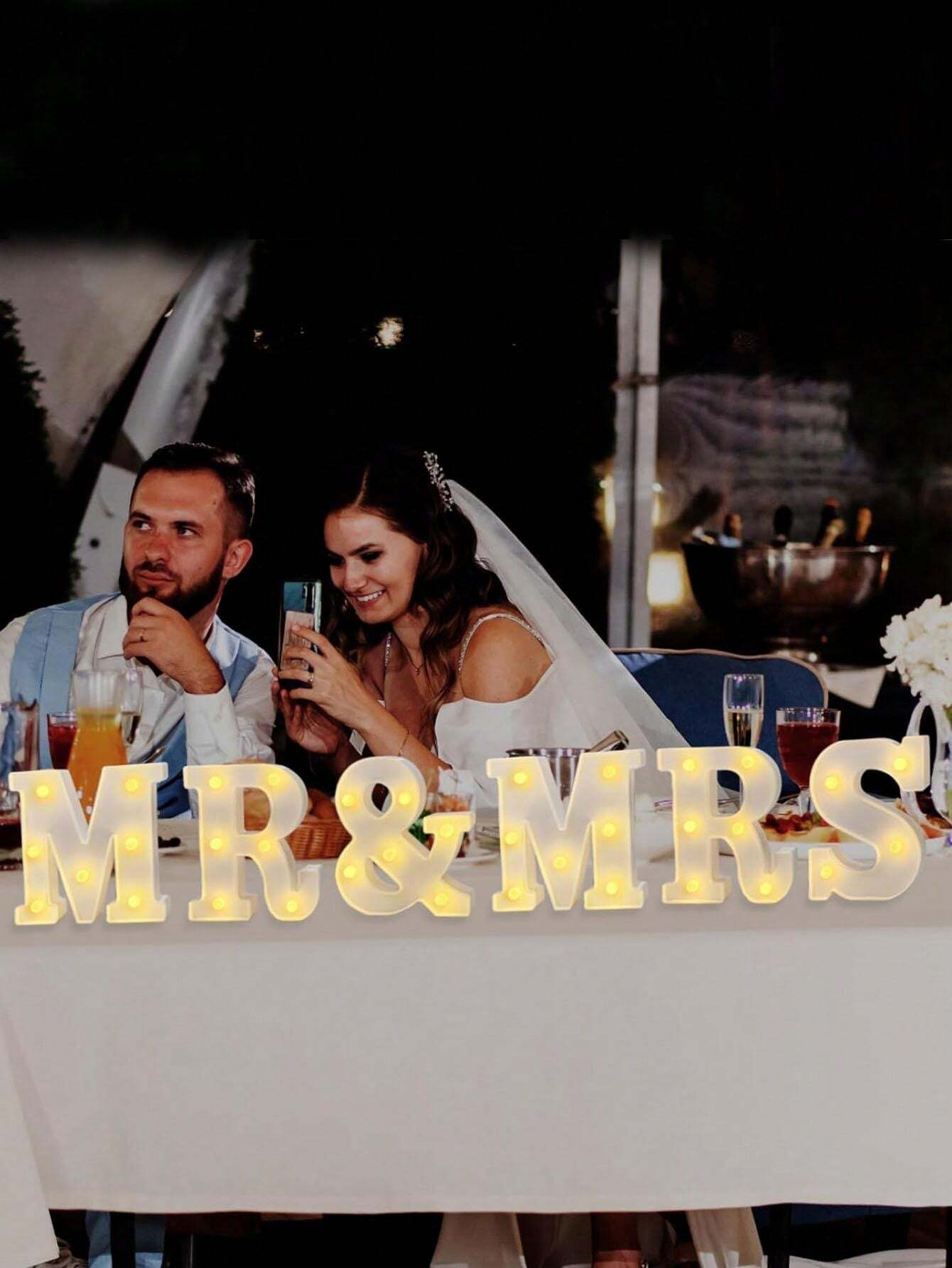 Letras luminosas LED 'Sr. y Sra.' en color blanco cálido, brillantes y ...