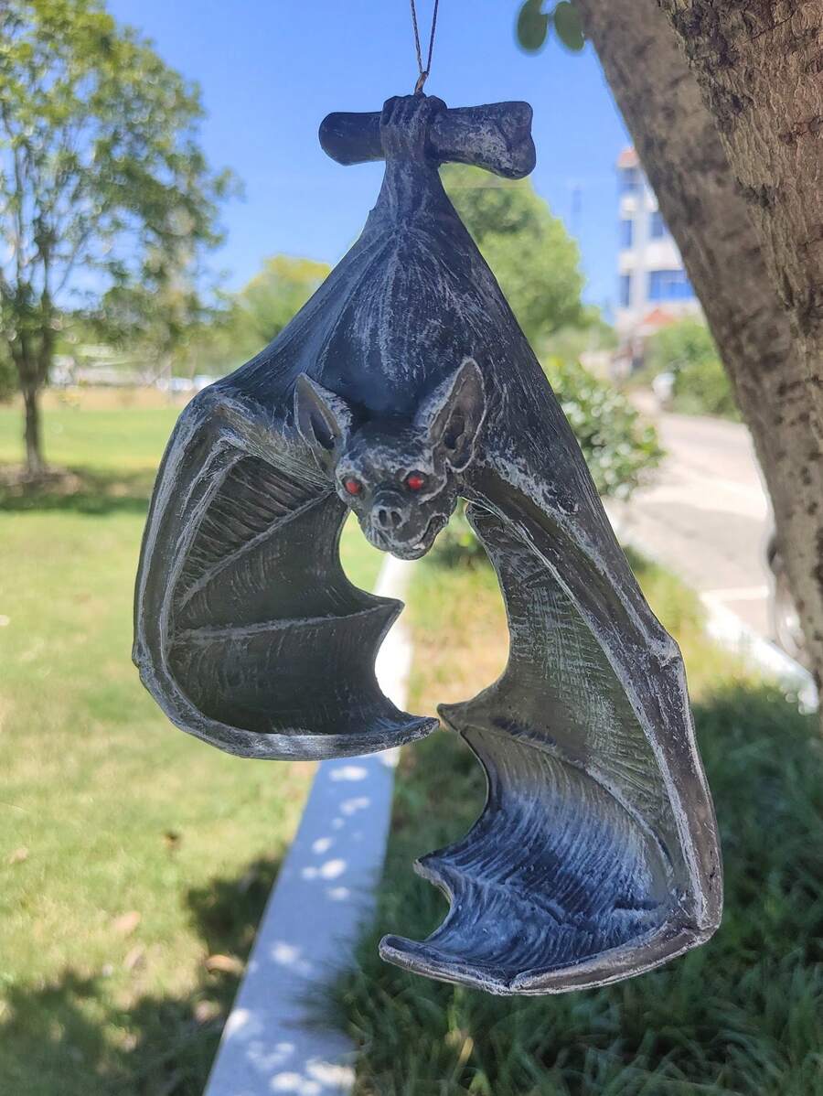 1pc Halloween Yard Decoration Upside-Down Bat Vampire Bat Lamp Resin ...
