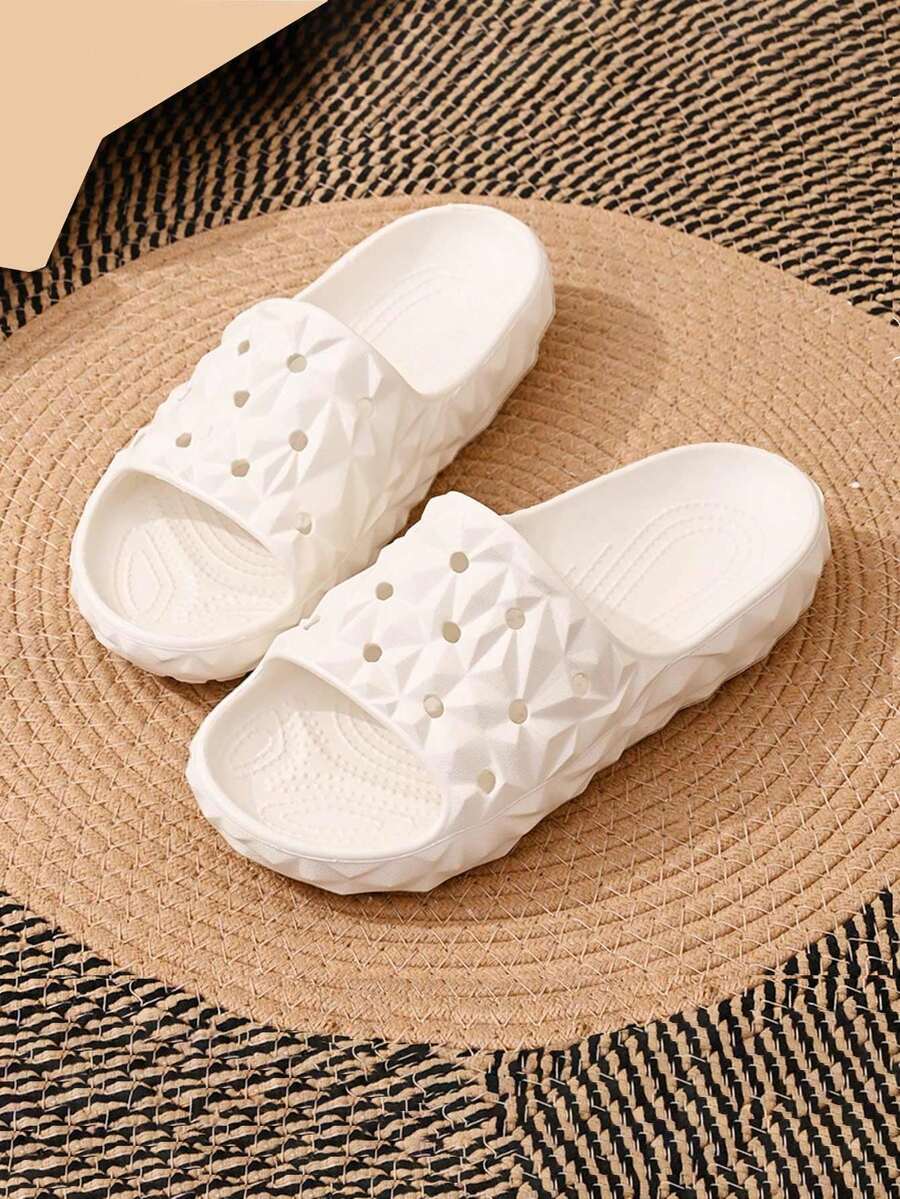 Chinelos de Uso Interno e Externo com Design de Durião e Sola Macia de ...