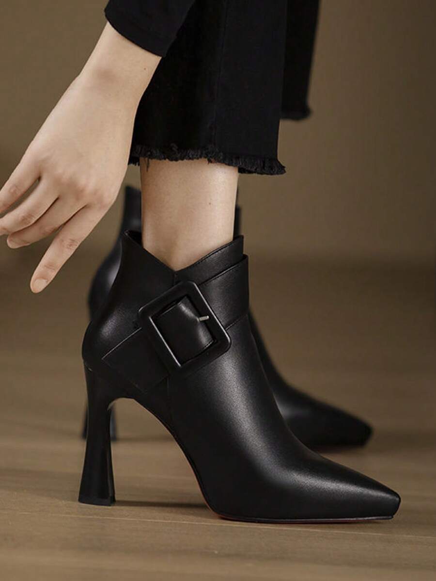 Botas curtas pretas de salto alto com plataforma à prova d'água e salto ...