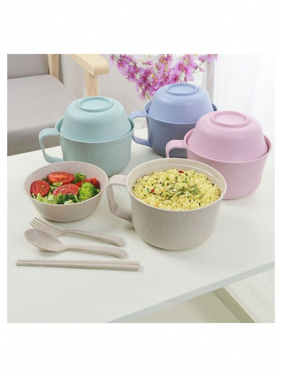 FOOD CONTAINER WITH FOOD DIVIDER AND CUTLERY. FOOD TOPER WITH DIFFERENT ...