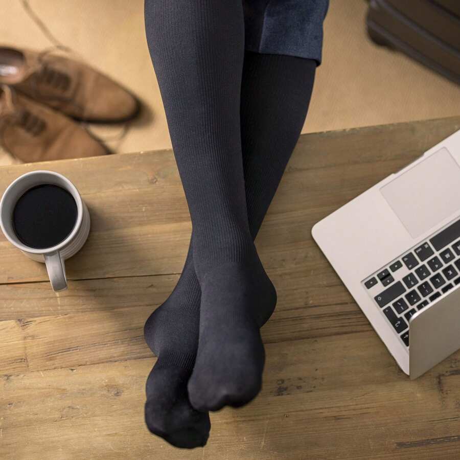 IOMI 1 Pack Ladies 18 MmHg Graduated Compression Flight Socks For DVT ...