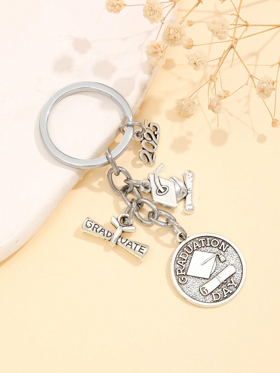 1Pc 2025 Graduation Ceremony Keychain For Gift Graduation Bachelor Hat ...