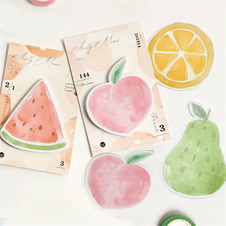 Un Set de cuatro notas adhesivas con estilo de canasta de frutas lindas ...