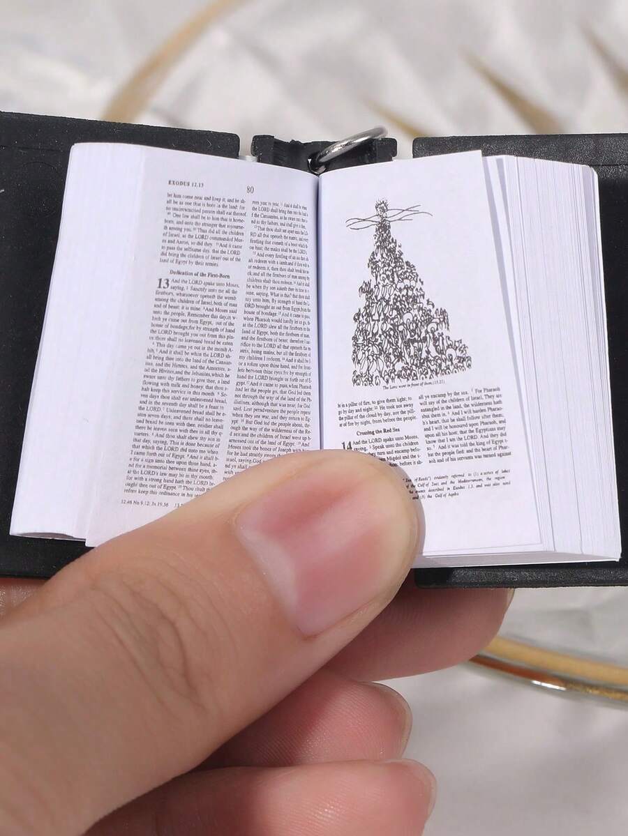 1pc Popular English HOLY BIBLE Christian Jesus Mini Bible Keychain Non ...