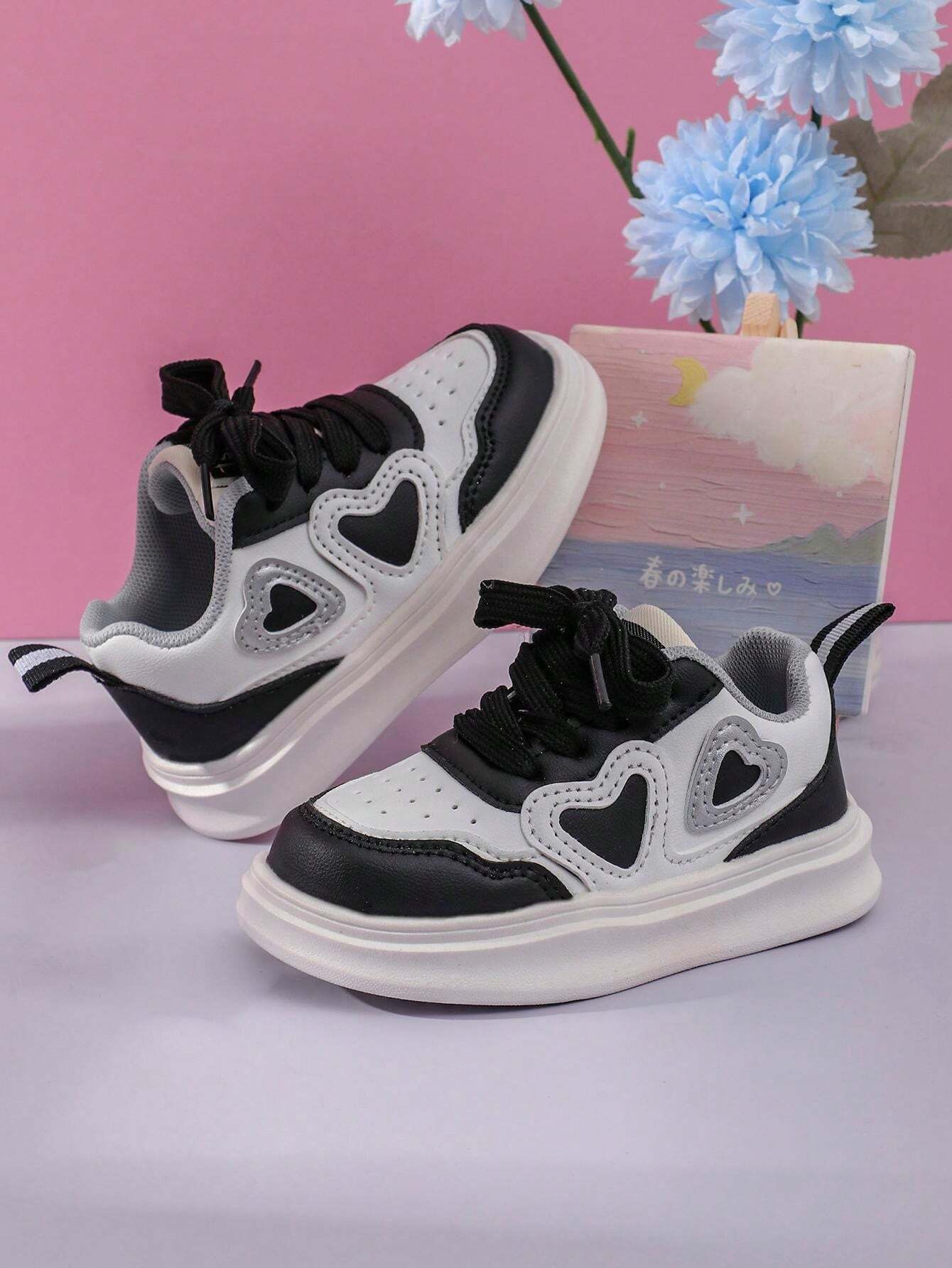 A Pair Of Unisex 1-3 6-Year-Old Children's Skateboard Shoes For Autumn ...