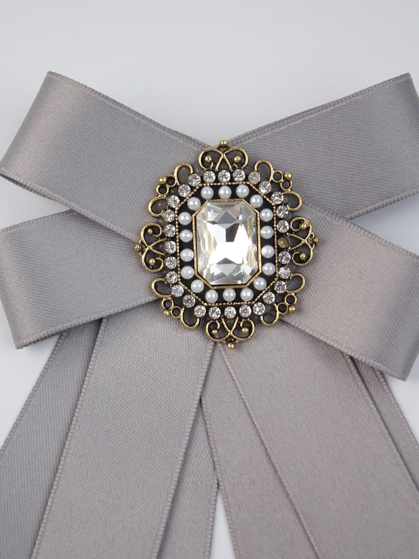 A Handmade Ladies' Retro Large Rhinestone Bow Combined With A Pure ...