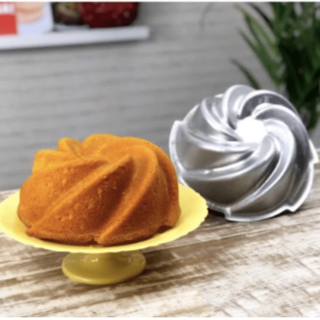 Kit 10 (Ten) Molds With 9 (Nine) Mini Molds For Mini Cakes And 1 (One ...