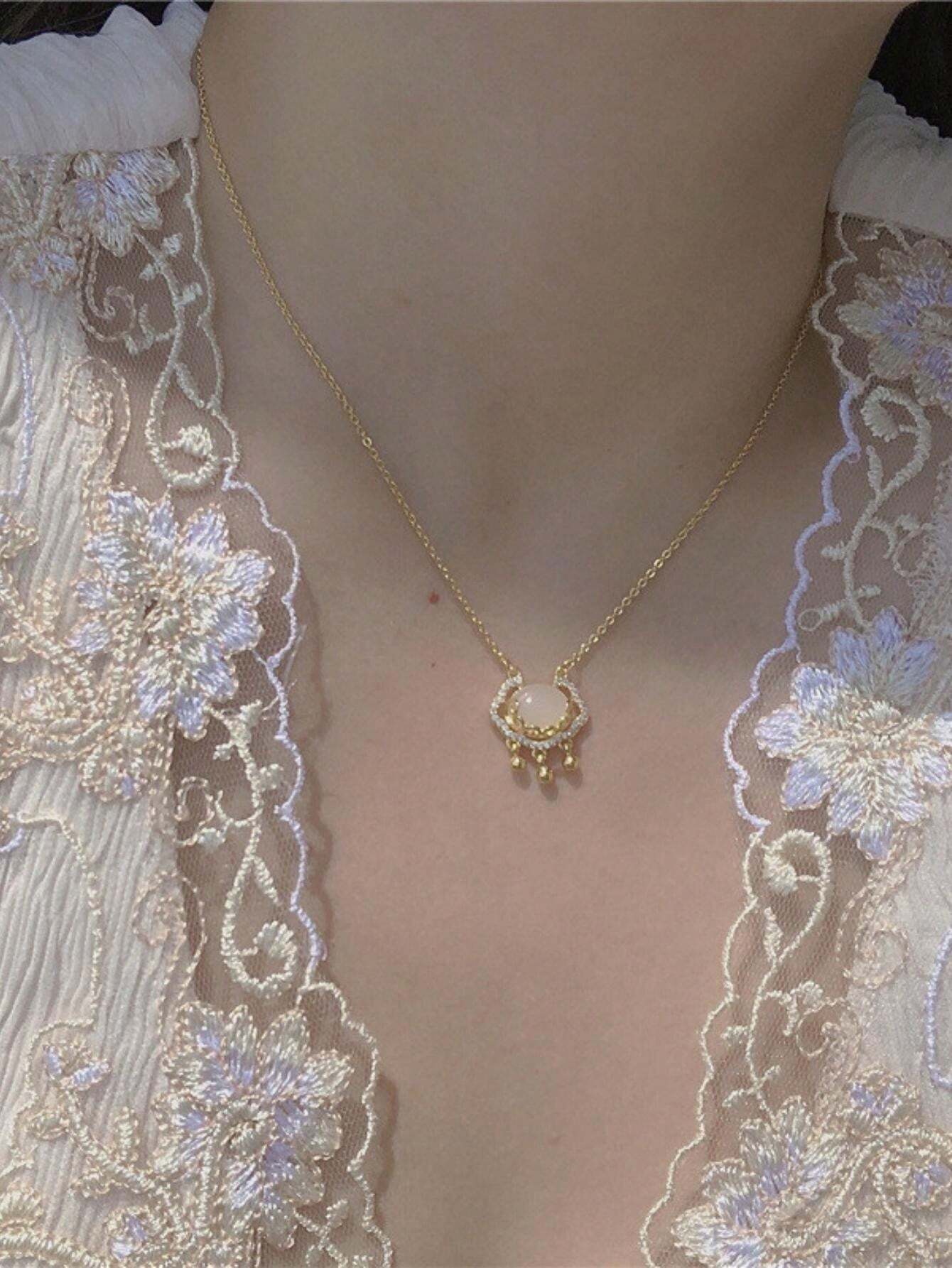 Collier d'acier opalesçant chinois rétro Ruyi nuage auspicieux ...