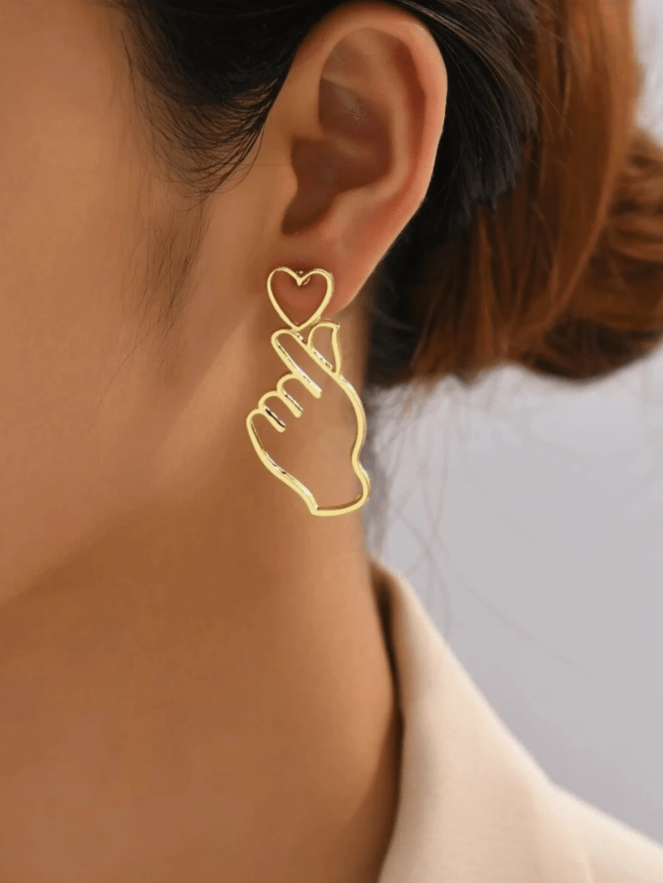 1 Pair Minimalist Elegant Solid Heart & Hand Gesture Stud Earrings ...