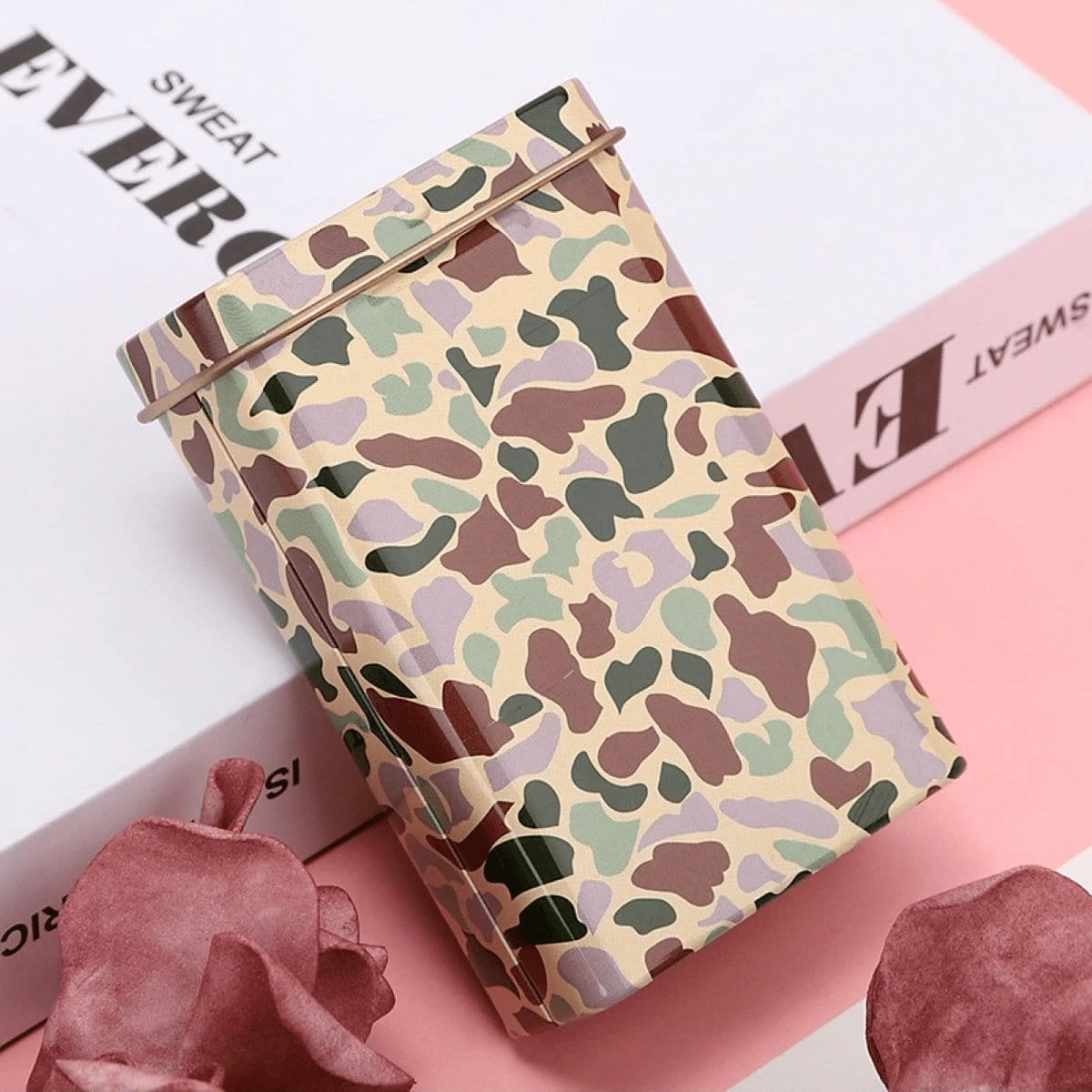 Creative Portable Cigarette Holder: 1pc Square Iron Cigarette Box With ...